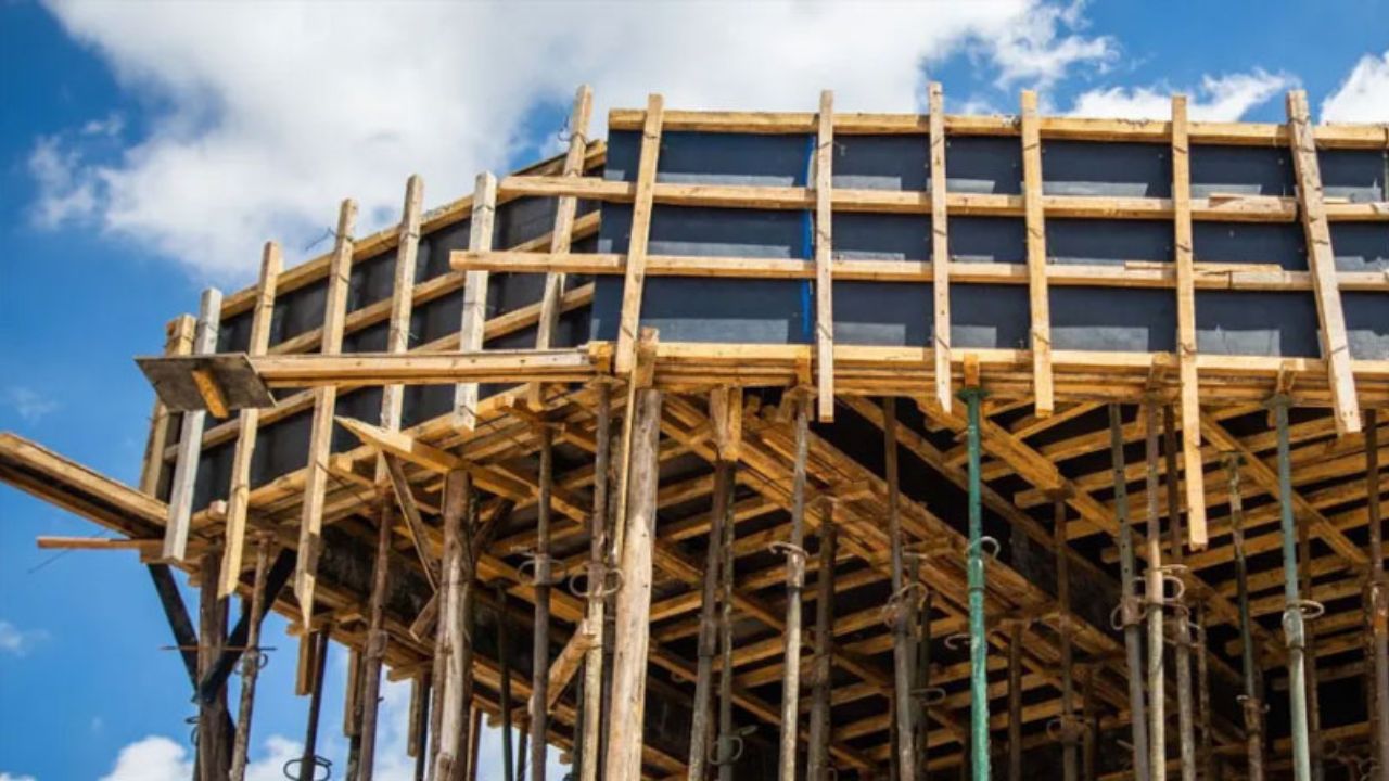 Shuttering in Construction: Types, Materials & Best Practices